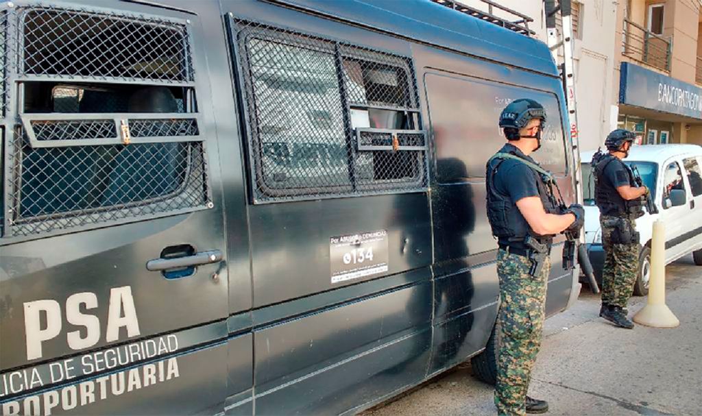 Se conocen más imágenes del megaoperativo de la PSA