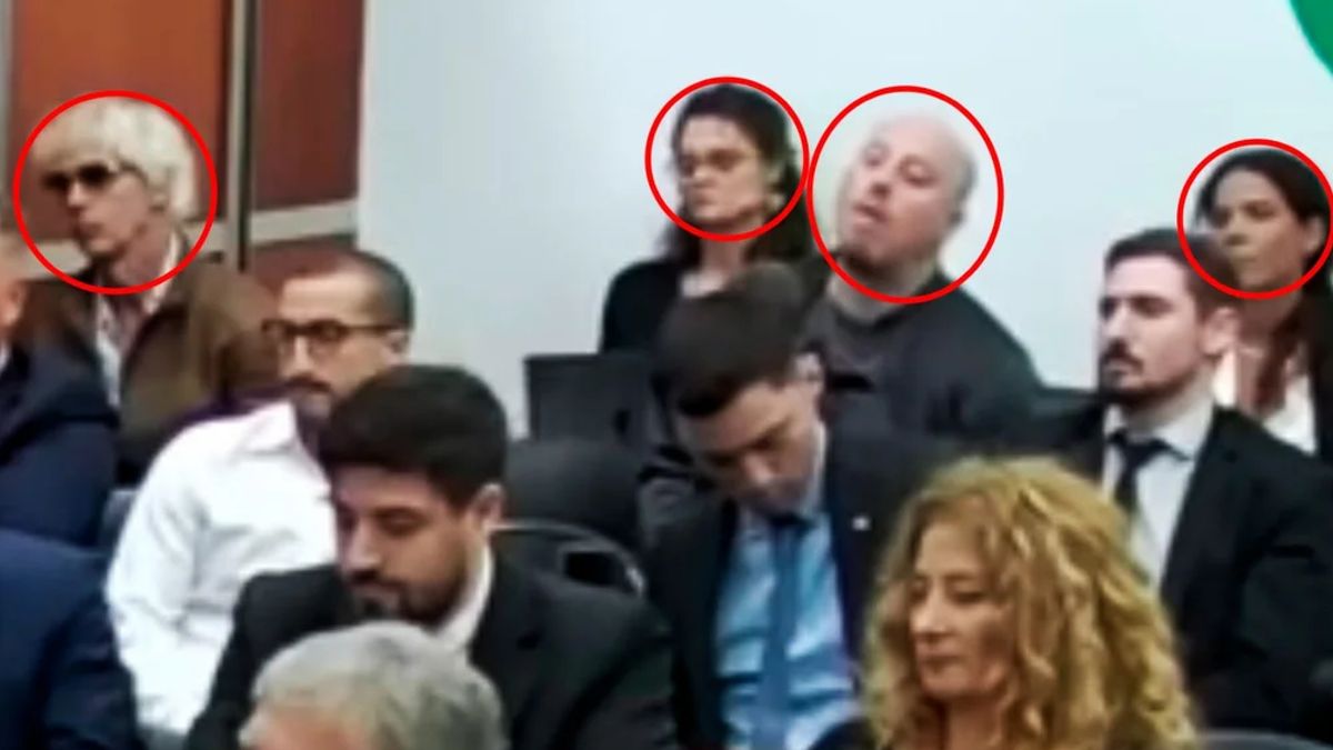 Cuatro individuos grabaron la primera audiencia del juicio por la muerte de Maradona para la BBC