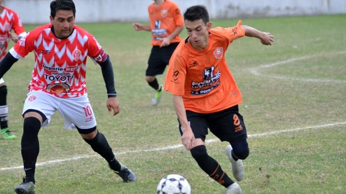 Renato Cesarini y Municipal no se sacaron ventajas y Un iversidad se escapa