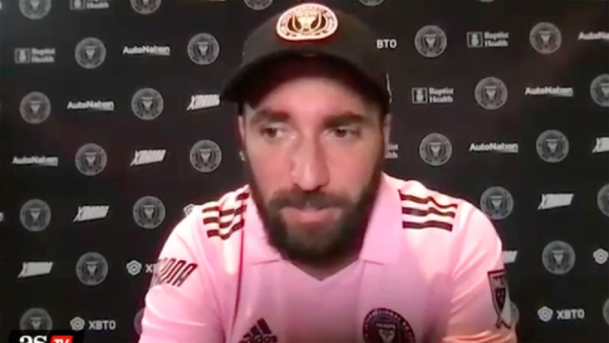 Gonzalo Higuaín anunció su retiro como futbolista profesional al ...