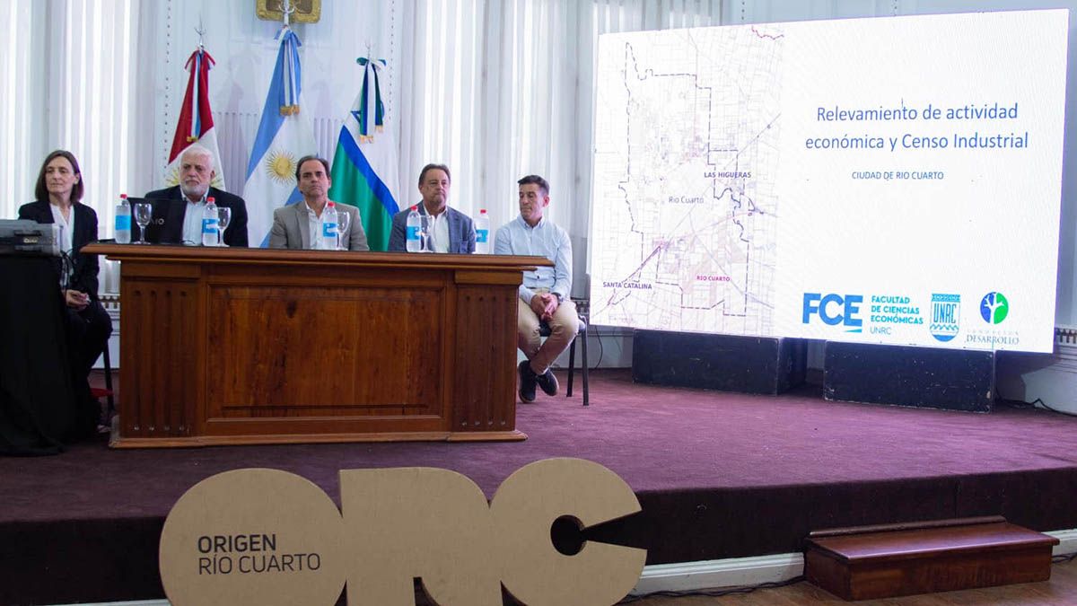 Los establecimientos industriales y vinculados con el rubro son 953