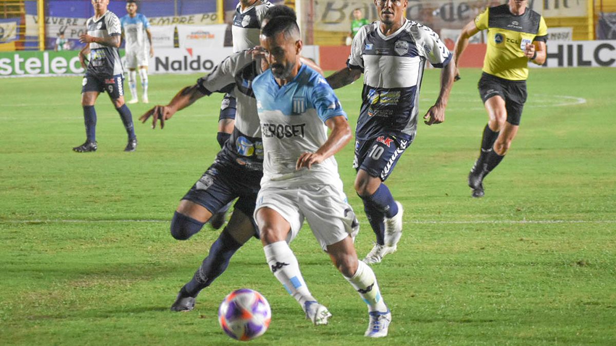 Racing sufrió pero avanzó de ronda en una jornada que tuvo varias sorpresas