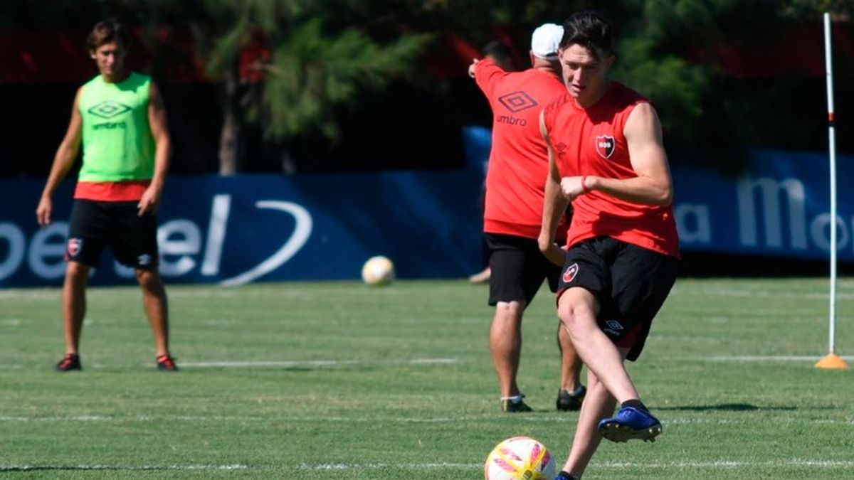 Aníbal Moreno se entrenó con la primera de Newells