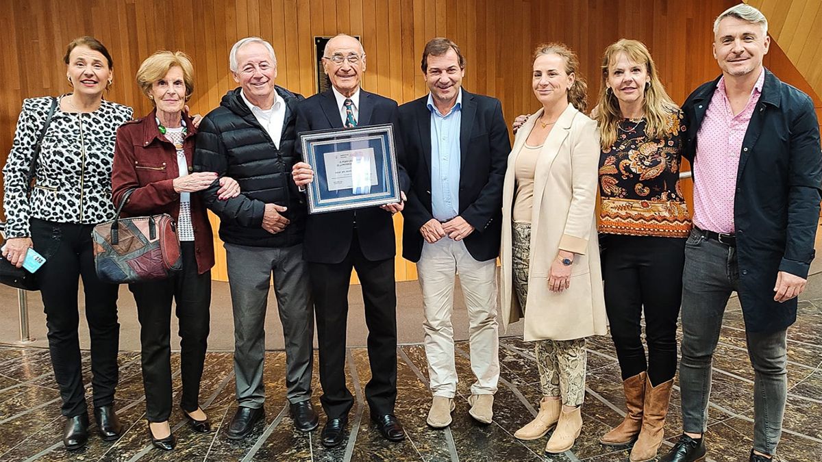 Reconocieron la labor médica del doctor René del Castillo