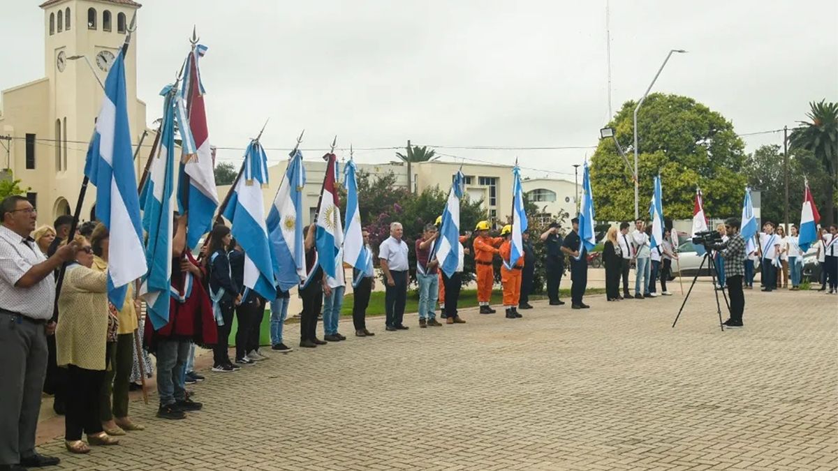 La localidad de Alejandro Roca celebró su 119° aniversario con un acto ...