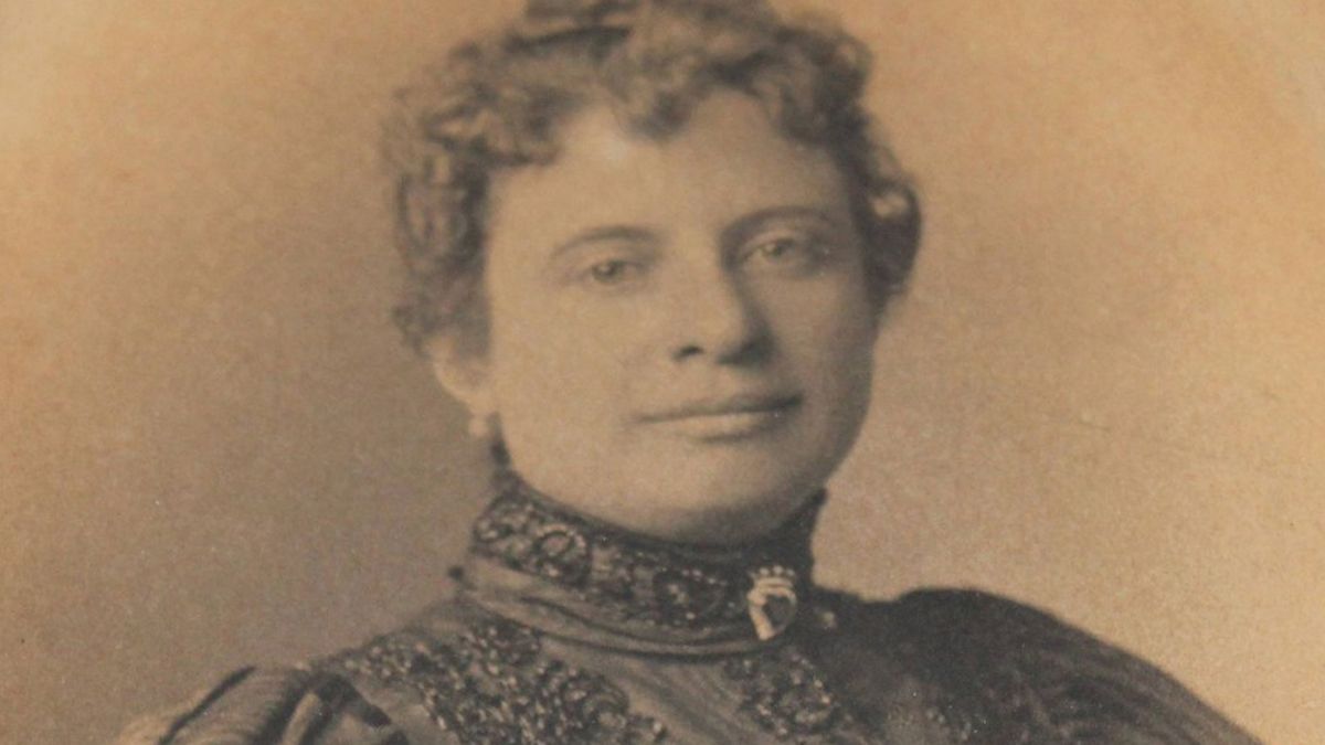 La increíble historia de la primera mujer que dio la vuelta al mundo en auto y se casó con un ...