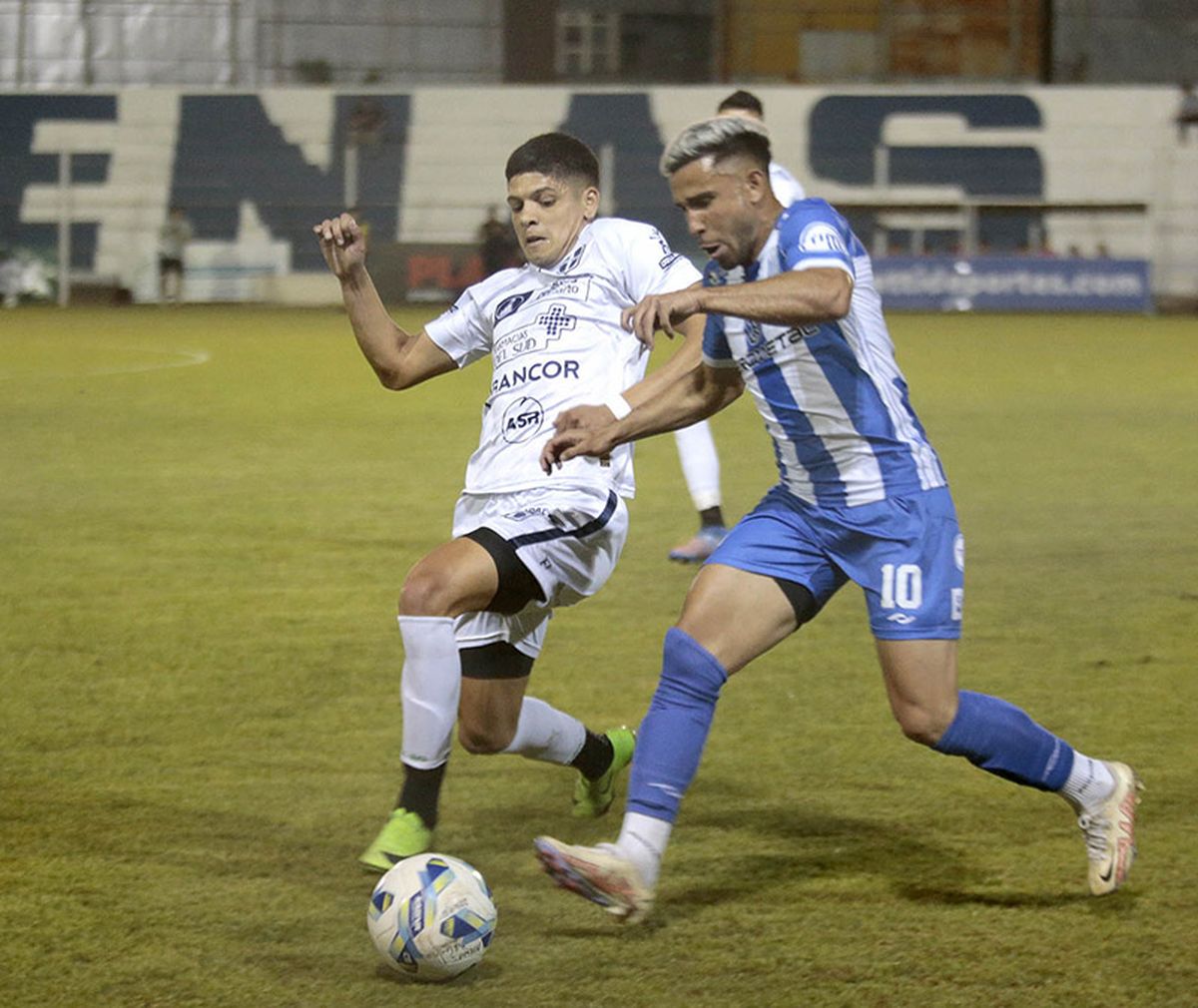 Atenas no pudo con Argentino y dejó pasar la chance de quedar cuarto
