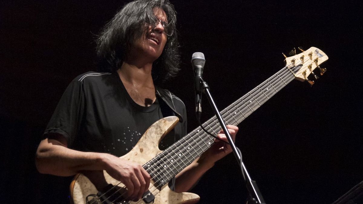 Para escuchar el bajo de Marcelo Torres