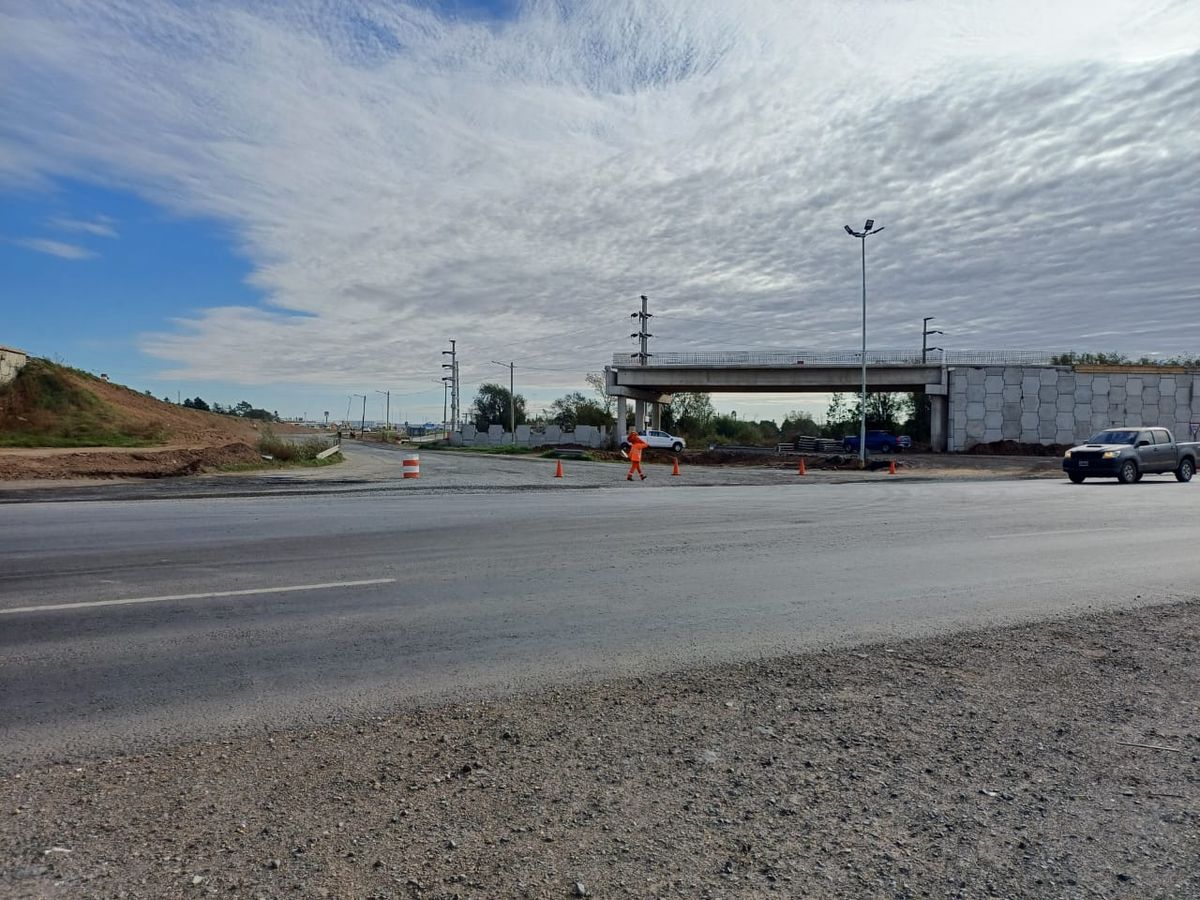 Corte total y desvíos en el cruce de las rutas A005 y 8 por obras en la autovía