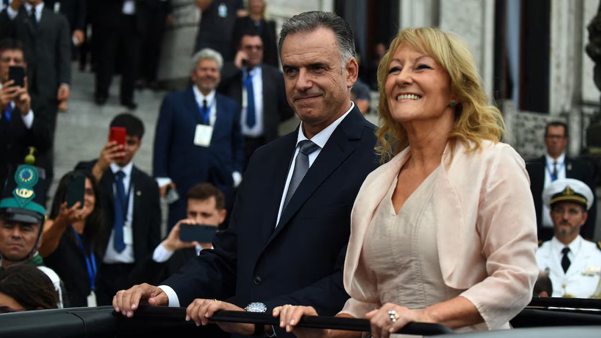 Yamandú Orsi juró como nuevo presidente de Uruguay