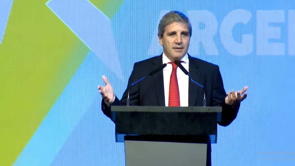 Caputo le respondió a los gobernadores que piden bajar las retenciones