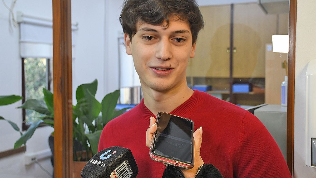 Pablo Rossi, el primer abanderado con promedio 10 en la historia de la UNRC