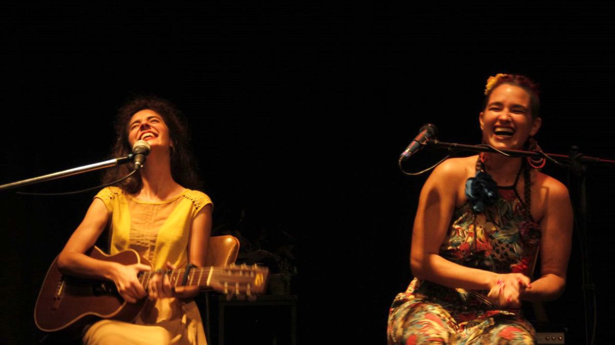 Y una de coco: desde la amistad y la hermandad, la poesía y la música