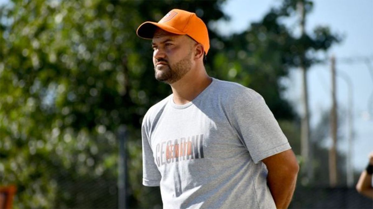 Renato Cesarini debuta el domingo a las 14 en su cancha ante Vélez de Oliva