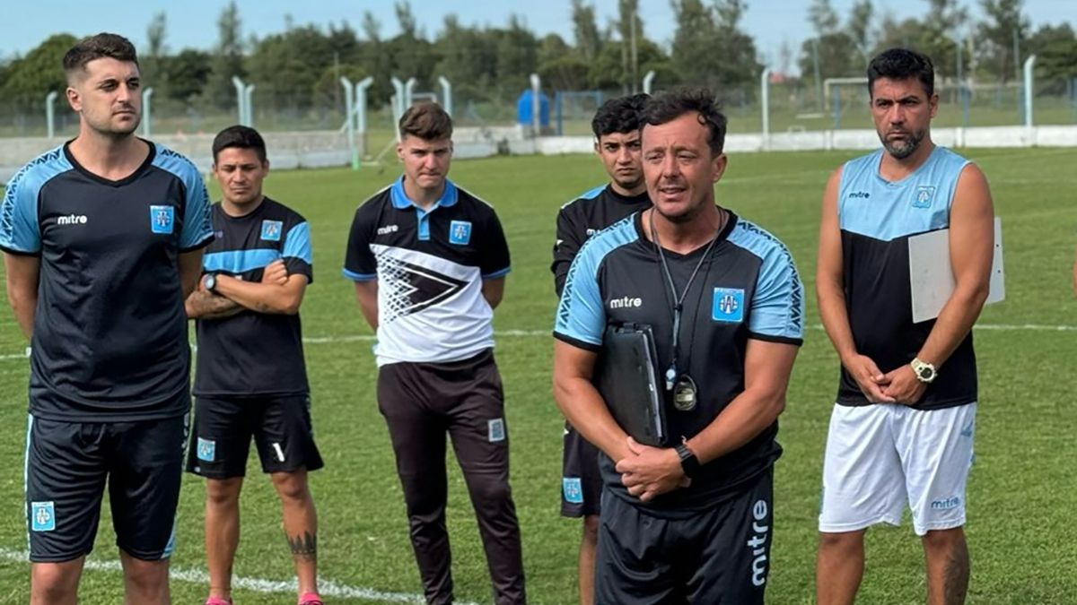 Estudiantes entrena en el Estadio bajo la dirección técnica de Alexis ...