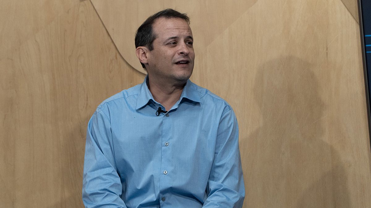 Gustavo Perlo: Queremos una ciudad que empuje y que genere empleo genuino