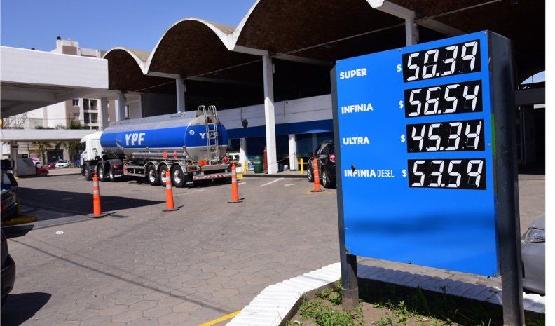 Aumento del 4% en combustibles: la nafta Súper en las YPF de la ciudad ya superó la línea de los ...