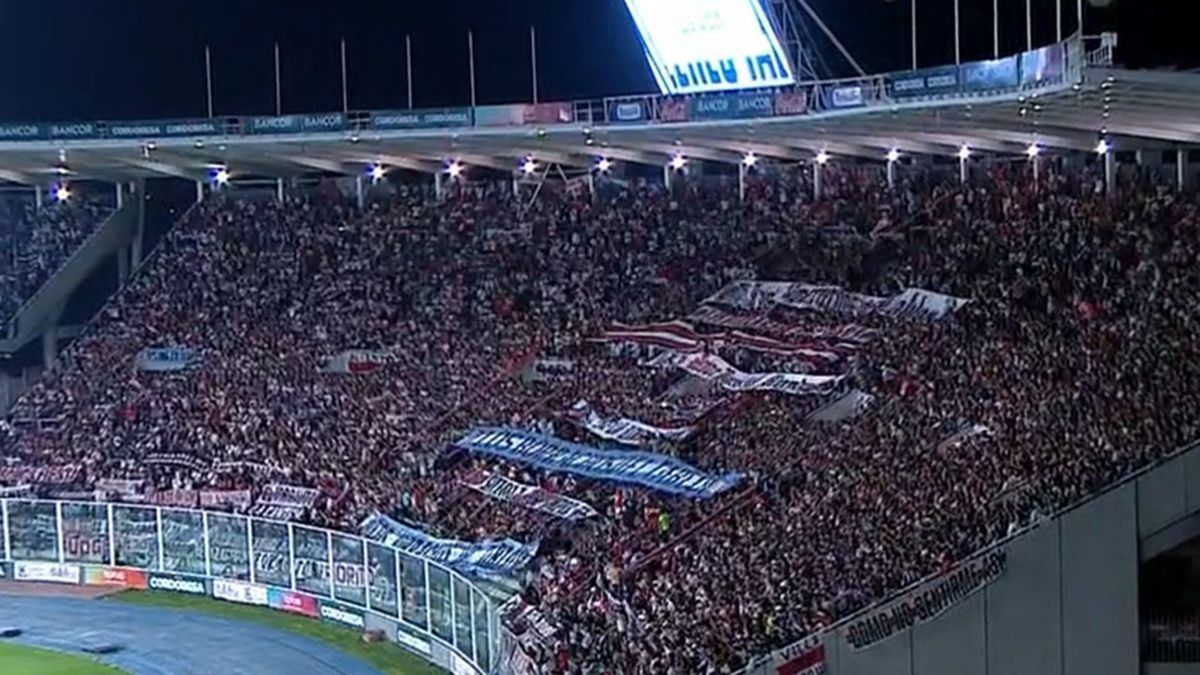 Córdoba demostró una vez más que se puede jugar con las dos hinchadas