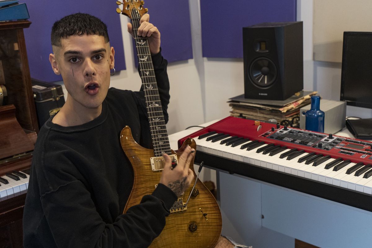 Ca7riel se estrena como solista con El Disko, que es lo menos ...