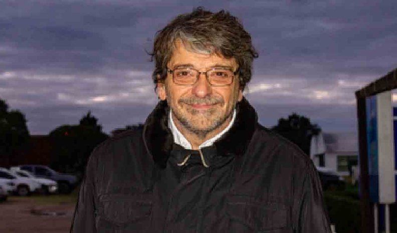 Hamawi: “En dos años se produjeron veinte millones menos de libros”