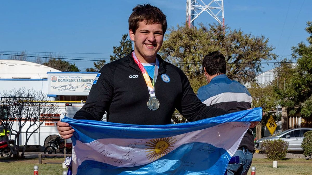 Bienvenido, campeón, Serrano celebró la llegada de Genaro